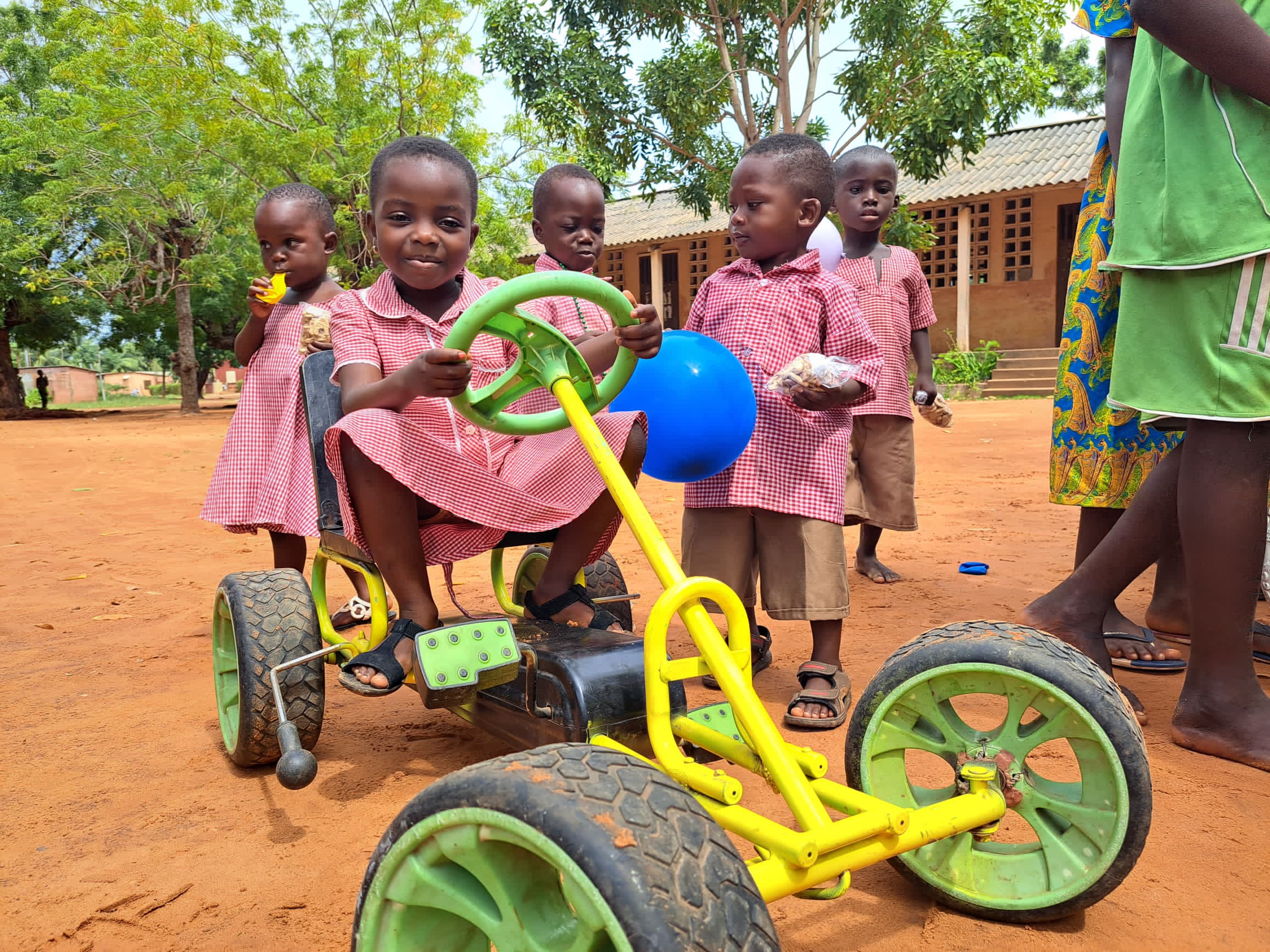 Vo 2 : Togo Kids Hope donne du sourire aux écoliers de la maternelle ...